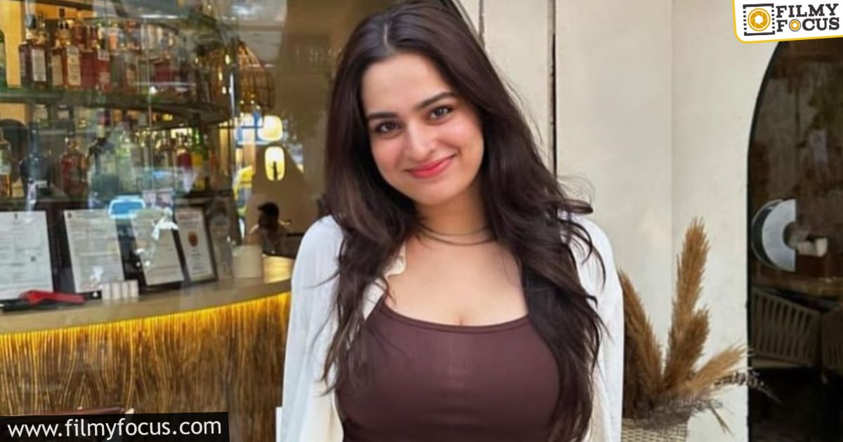 Viral Interview Remark Puts Ayesha Khan In Spotlight - Filmy Focus